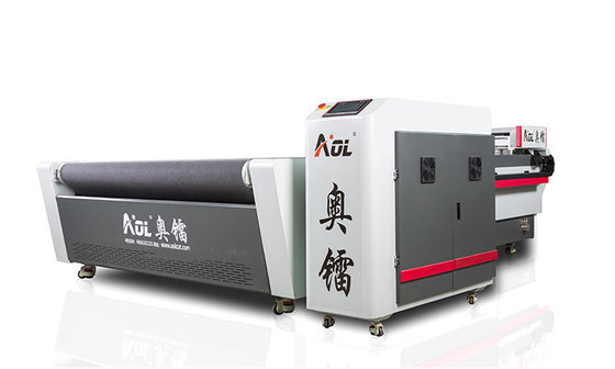 Oscillating knife cutting machine for leather