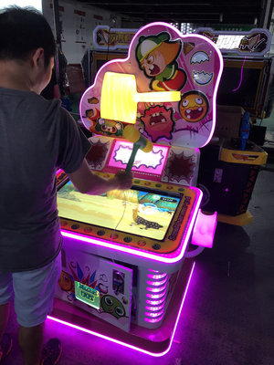 Hammer Arcade Machine / Arcade Game Machines 32 Inch Standard LED Screen