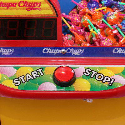 Solid Toughness Commercial Vending Machines With Anti Riot Characteristics