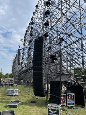 ARE Audio Line Array Outdoor System Monitor System with Eight Dual 12" Full Range and Four 24" Bandpass Subwoofers