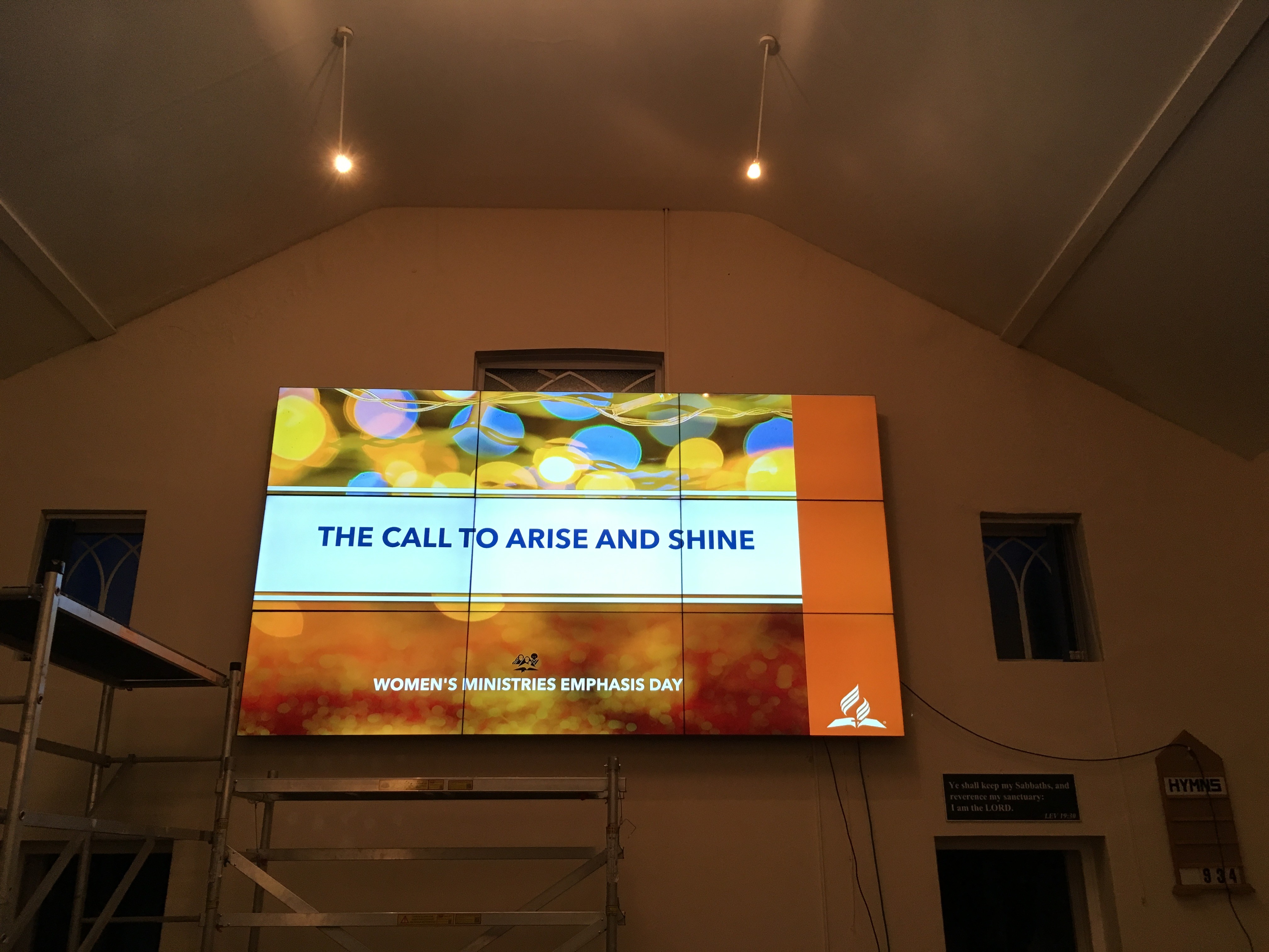 company cases about 3*3 49inch 3.5mm LCD Video Wall for UK Church