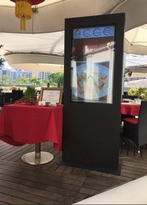 65inch High Brightness 2500nits Outdoor LCD Digital Totem Fan Cooling System Advertising Outdoor LCD Digital Signage supplier