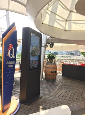 65inch High Brightness 2500nits Outdoor LCD Digital Totem Fan Cooling System Advertising Outdoor LCD Digital Signage supplier