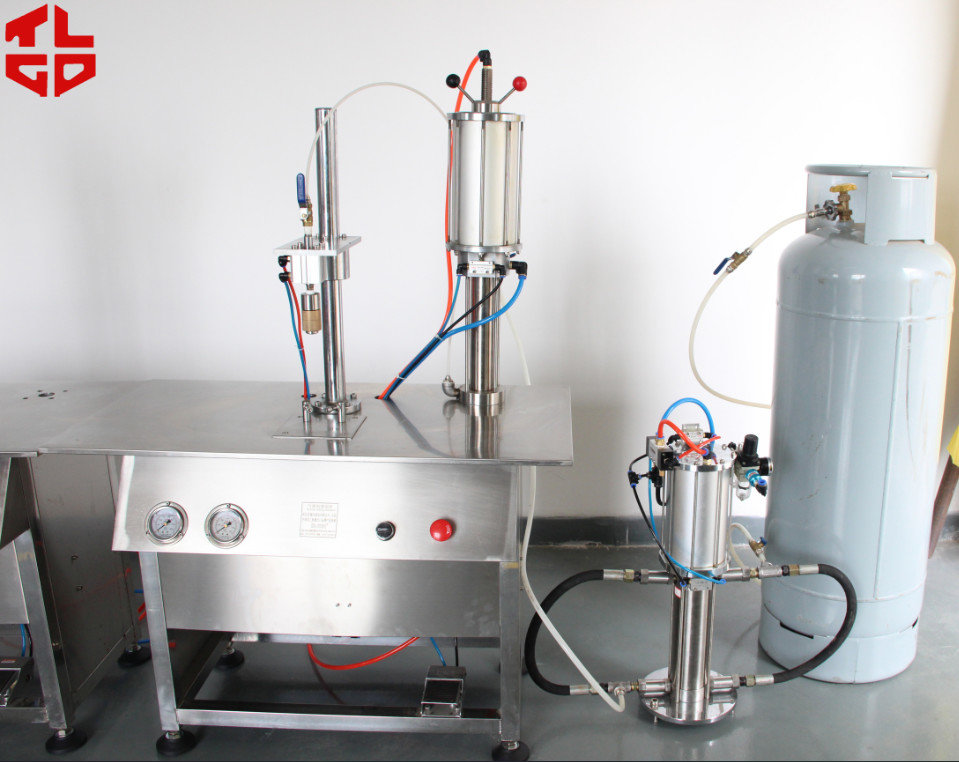 Semi Automatic Aerosol Filling Machine For Perfume / Body Spray / Deodorant Sprays