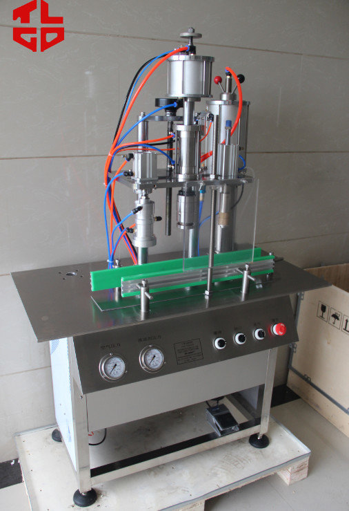 Aerosol LPG Gas Filling Machine , Butane Gas Lighter Filling Machines 2000-3000cans/Shift