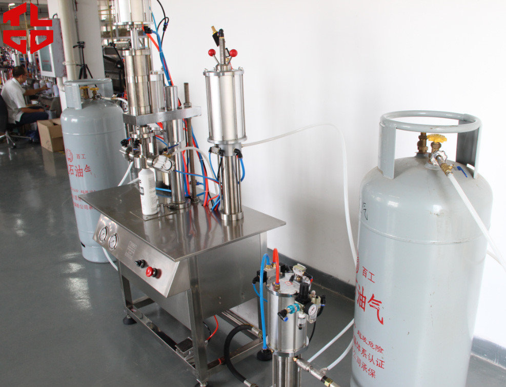 Refrigerant Under Cup Vacuum Aerosol Spray Filling Machine / Gas Filling Machine 100ml-1000ml