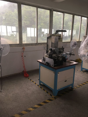 1800W Ultrasonic Label Automatic Labeling Machine Manufacturers With Folding And Sealing