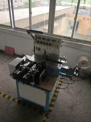 High Precision Label Cutting And Folding Machine For Packaging Industry