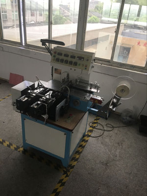 Hanging Fold Label Folding Machine High Speed For Industry