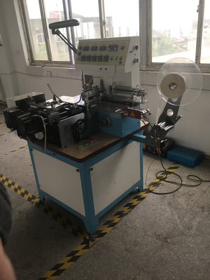 CE Hot Cutting Label Cut And Fold Machine 1300L*1100W*1500Hmm