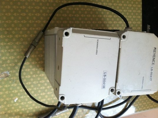 KEYENCE penetrating lasers to identify LS-5001 LS-5041T LS-5041R