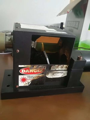 LASER DANGER GSI LUMONICS MODEL NO:ASSY XY3037 BE M3ST CO2  0304082 E00-7010226;Serial No:0304038