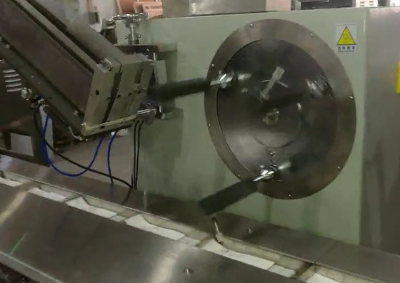 Stable Horizontal Flow Wrap Packing Machine Wet Tissue Plastic Sealing Machine