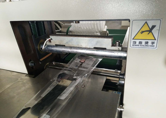 Three Sides Sealing Automatic Shrink Wrap Machine Servo Motors Driving