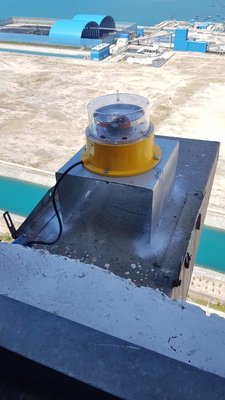 Modern design High brightness white medium intensity aviation warning obstruction light for chimney high rise building