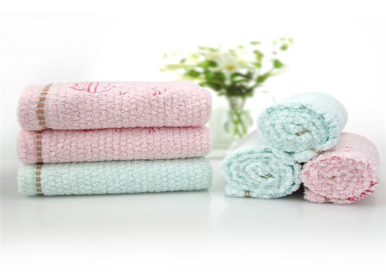 No Fluorescent Agent Infant Baby Towels , Pink Soft Baby Face Cloths AZO Free