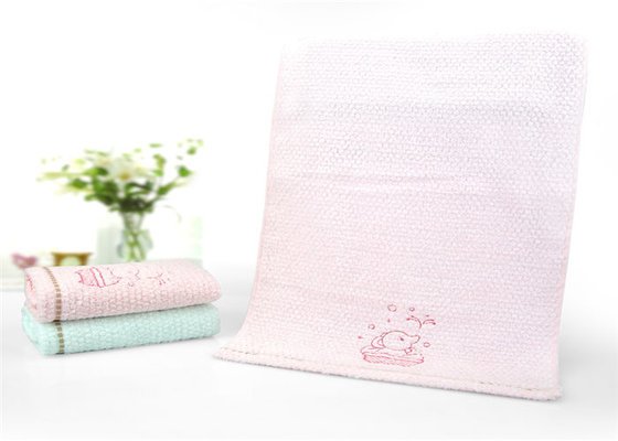 No Fluorescent Agent Infant Baby Towels , Pink Soft Baby Face Cloths AZO Free