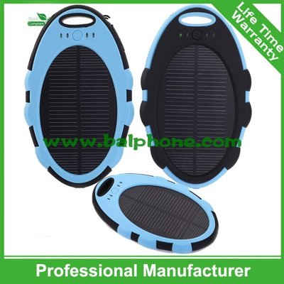 2015 Newest Colorful Water/dirt/shock proof 5000mah Portable Solar Powerbank with two USB