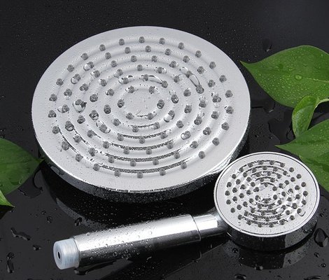 Het populaire Zilveren Handbediende Luchtdouchehoofd plaatst Waterbesparing voor Huis/Hotel