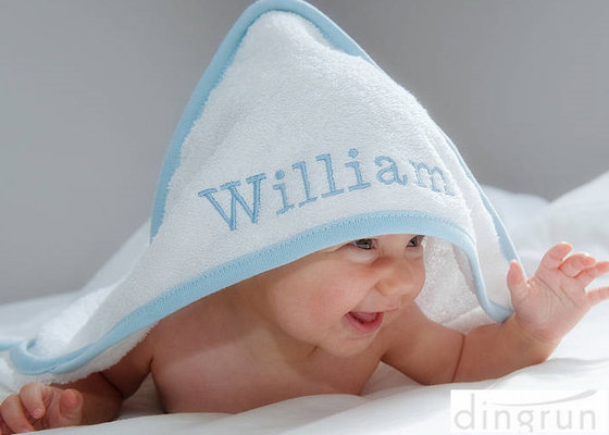 Durable White Hooded Baby Towels Embroidered For Family 350gsm