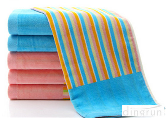 Customize Stripe Face Wash Towel Fashionable For Gym / Swimming