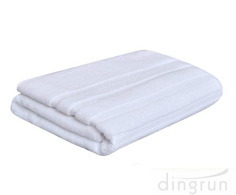 Ultra Absorbent Cotton Bath Towels Super Soft Oversized With White Color