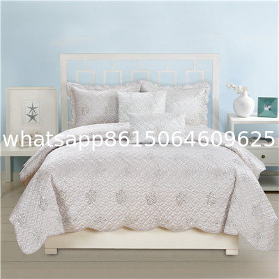Embroidery Quilts with Sequins Brushed Microfiber Fabric Filling Polyester