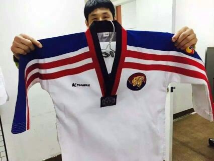 Custom high quality martial arts dobok taekwondo uniform for adult  WTF TKD uniform supplier