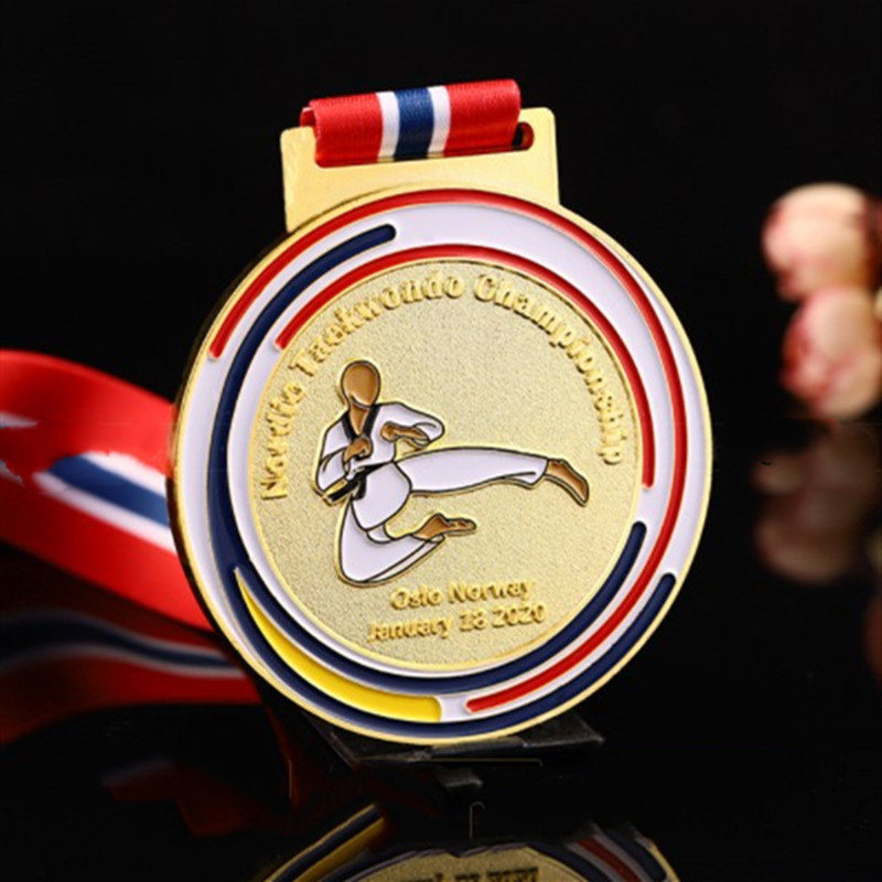 Wholesale cheap 3d  blank karate taekwondo marathon running medals and trophies sports supplier