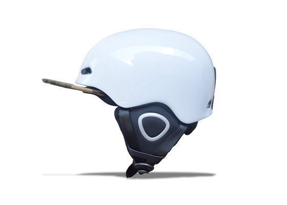 OEM Colorful Adult Skiing Helmets Sport Ski Helmet With Visor / Protective Ear Pads