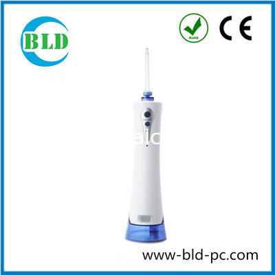 220ML Volume Dental Water Pick Teeth Cleaner with Built-In Water Tank and Rechargeable Battery 2 Nozzles