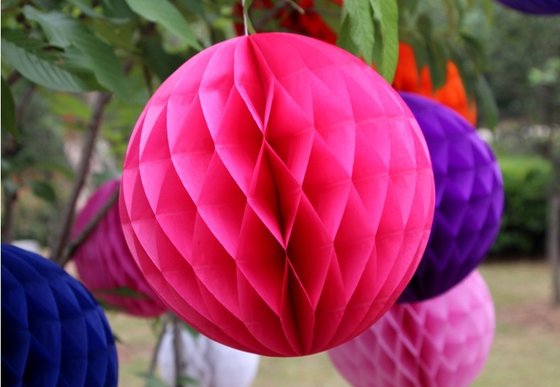 Wholesale Cheap Wedding Tissue Paper Tassel Garland Hot Pink Honeycomb Tissue Balls for Party Decoration