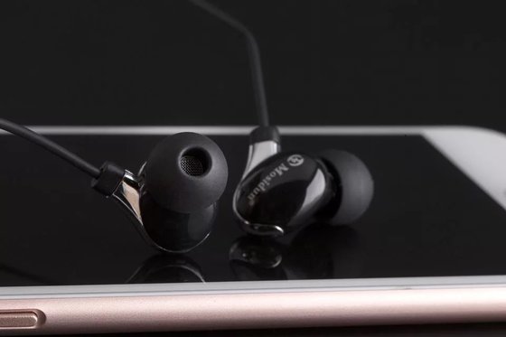 2016 fashionable round cable IN-EAR EARPHONE Fashion Smart MP4 Earphone, Metal&Plastic Earphone, Earphone for Gifts