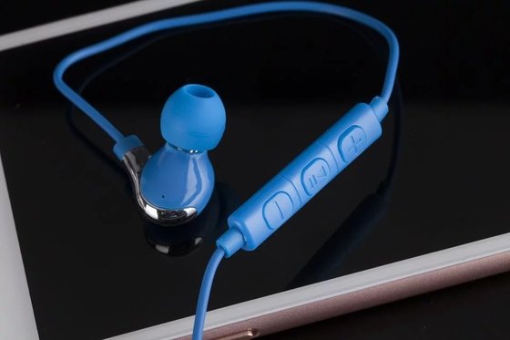 2016 promotion earphone for iphone earphone with mic for iphone 6 earphone wholesale