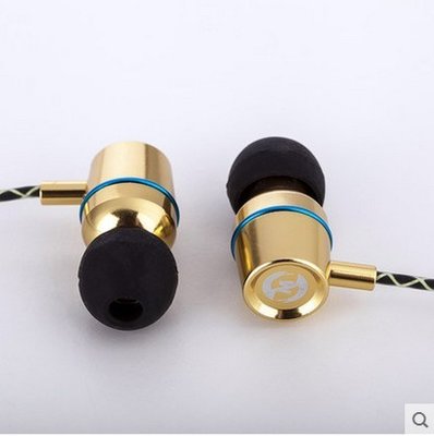 high quality Nice Magnet metal in-ear sport bass with mic for iphone&Android metal earphone with mic