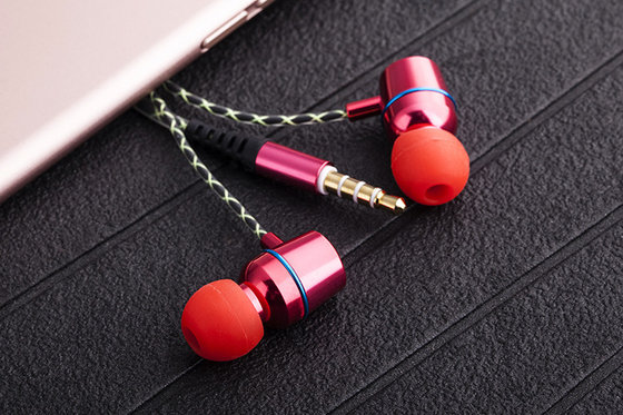 Oem Earphone with Mic and Self-timer,Round Wired Earphone for XIAOMI,HUAWEI Mobile Phone