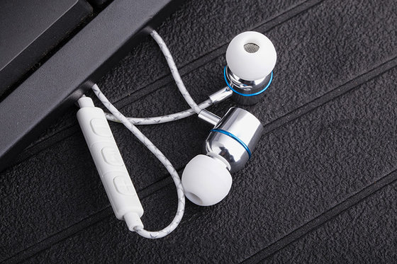 Selfie earphone with mic for Iphone best quality for iphone / samsung