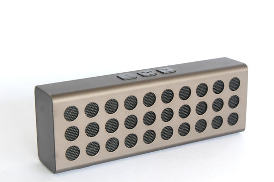 1200 MAh 5V Metal Bluetooth Speaker With Stereo Function / CE Certificated outdoor portable wireless speakers