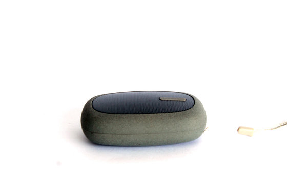 Portable Outdoor Hands Free Bluetooth Speaker , Wireless and Waterproof