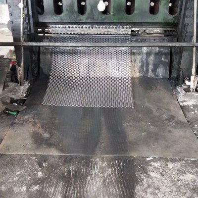 Heavy Type 3m width Expanded Metal Mesh Machine Available for Steel Mesh Production
