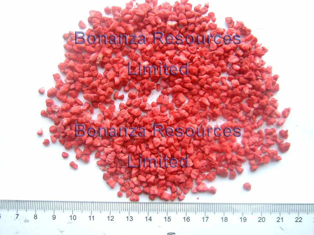 GMP factory supply Top Grade Freeze Dried Fruit Snack Dried Raspberries Granule Healthy berries 2-6mm