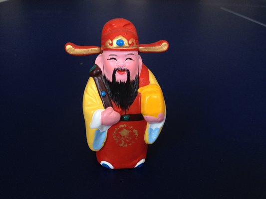 Decorative clay figurine