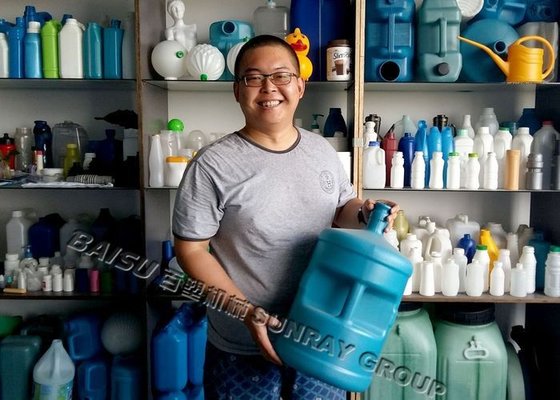 5 Gallon Water Bottle Bottle Molding Machine , 88.5 KW Power Plastic Molder Machine SRB80