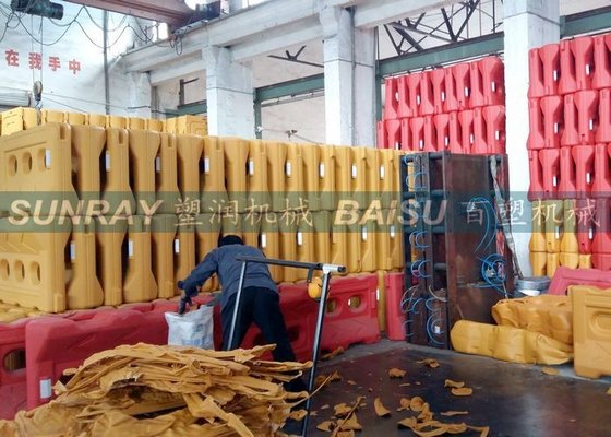 Plastic Road Barrier Extrusion Blow Molding Machine 1400 X 1750mm Platen Size SRB120Z