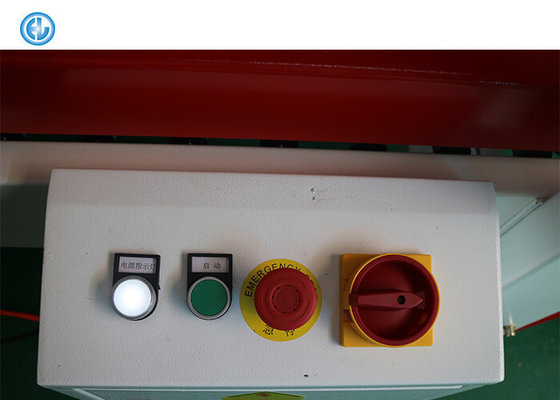 De handdruk en past Etiketteringssystemen toe, die Verzegelende Elektrische machine verpakken