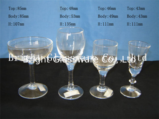 Beautiful romantic design cocktail goblet glass, wine goblet glass for wholesale