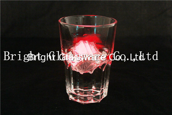 bright glass beer cup, glass tumbler, tall wine glass use in pub