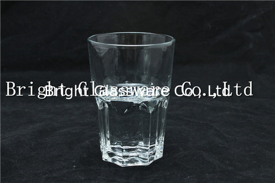 bright glass beer cup, glass tumbler, tall wine glass use in pub