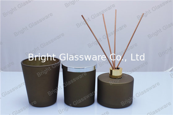 Eco-friendly spray color reed diffuser bottle with gold lid and reed sticks cheap