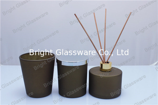 Eco-friendly spray color reed diffuser bottle with gold lid and reed sticks cheap